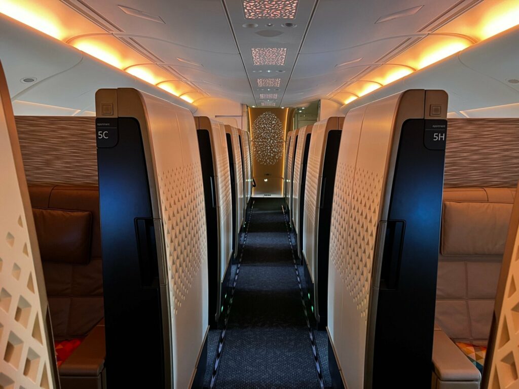 Etihad adds major East Coast hub in latest US expansion, orders dozens ...